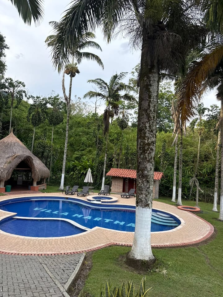 Finca Exclusiva Con Piscina Y Cabañas - Marsella