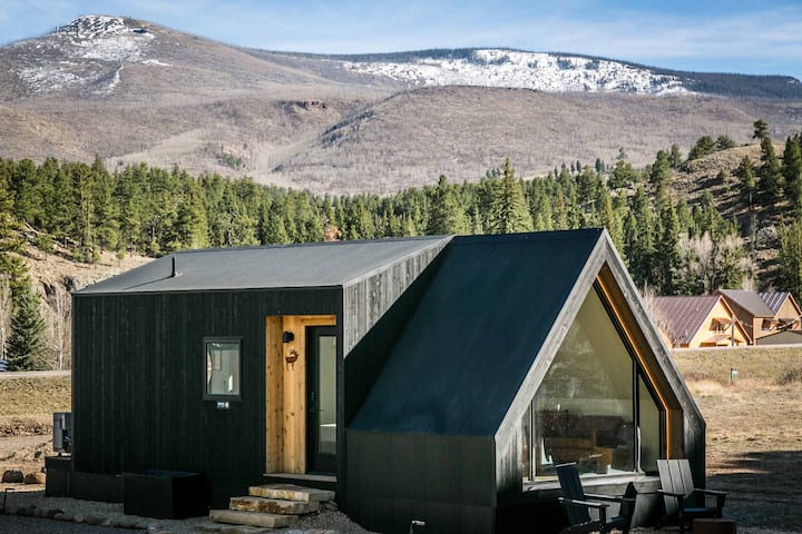 A-frame Cliffside Bear Cabin - South Fork, CO