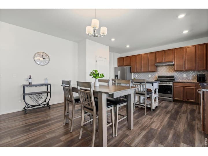 Large Home L New Build L Central Location L Rmnp - Loveland, CO
