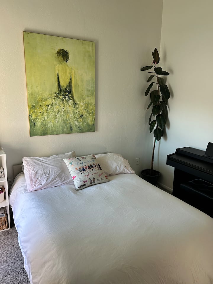 Chambre Meublée Confortable - Santa Rosa, CA