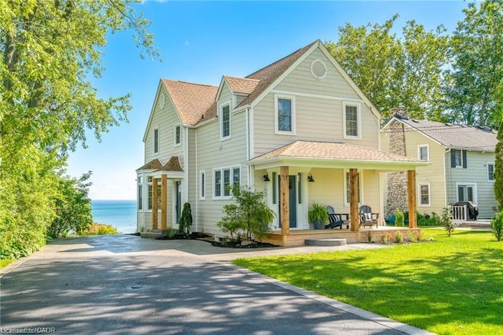 Lake Erie Luxe - Waterfront Home - Crystal Beach