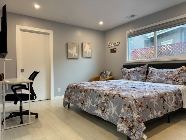 Stylish 1br Suite W Living Room Fridge Microwave - San Mateo, CA