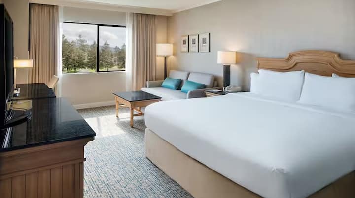 The Vineyard Suite | Full-service Hotel Amenities - Santa Rosa, CA