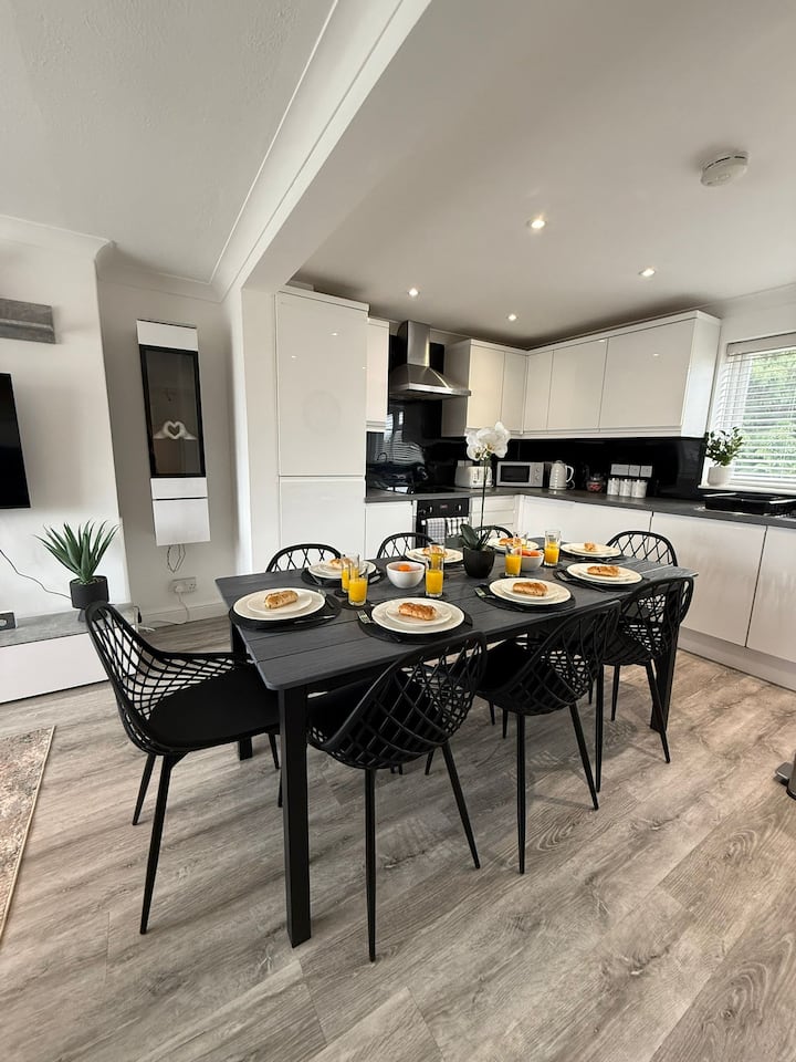 Contractor 4-bed House|free Parking|wi-fi|hemel - Hemel Hempstead