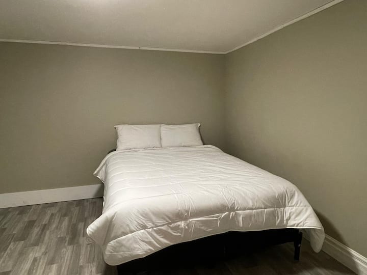 #Cozy Home Away From Home, Gateway To Jasper - Hinton, AB, Canada