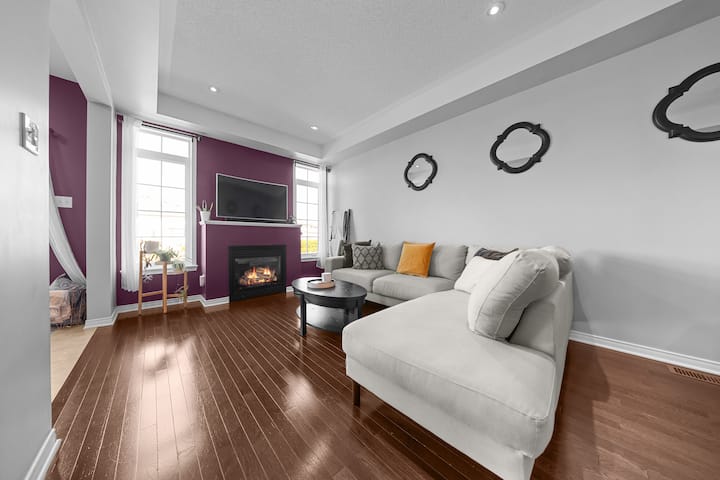 The Bordeaux House - Kanata