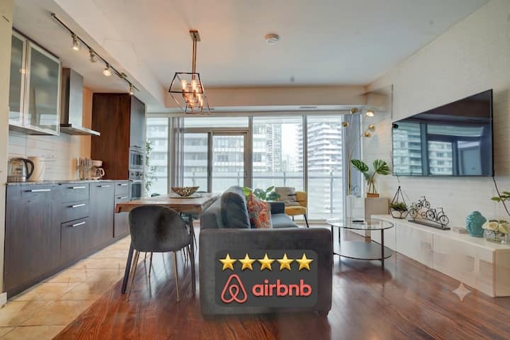 Stylish 3 Bedroom In The Entertainment District /\ - Toronto