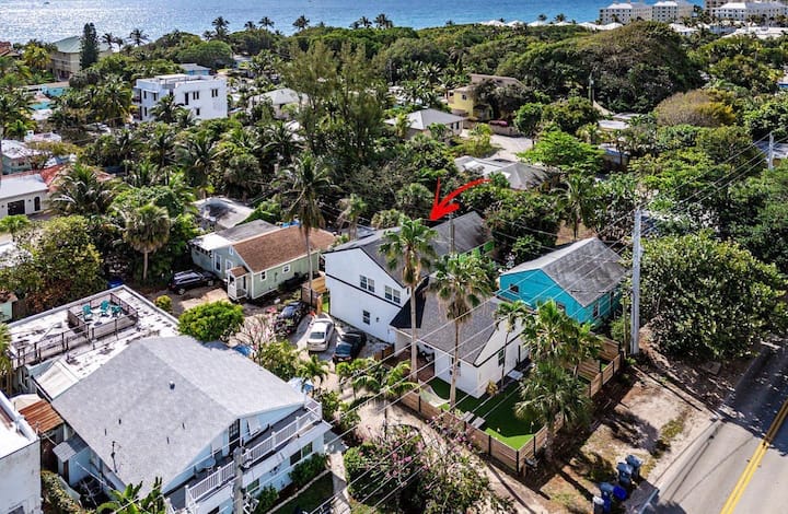 Your Private Beach Escape | Sun, & Ocean Breezes B - Boynton Beach, FL