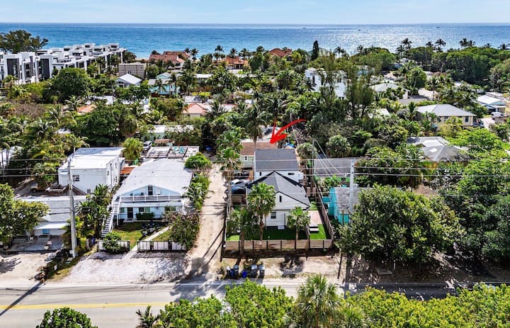Your Private Beach Escape | Sun, & Ocean Breezes B - Boynton Beach, FL