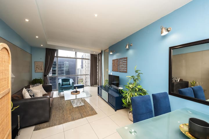 Sandton Vintage Retreat With Private Elevator - Sandton