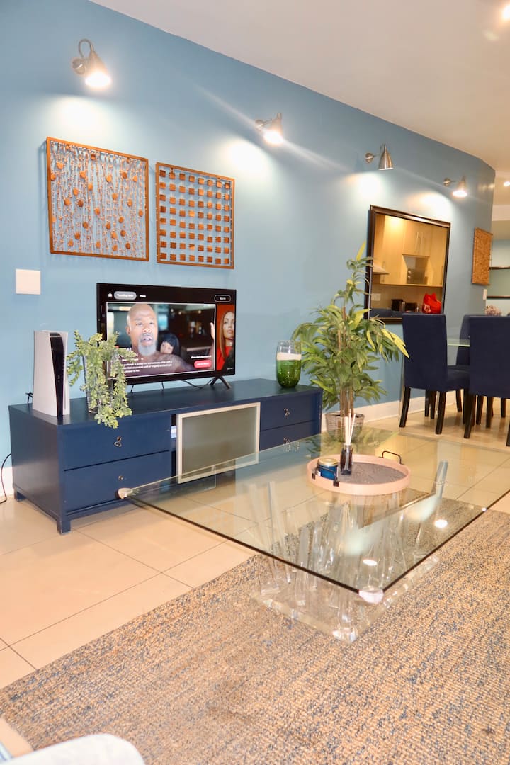 Sandton Vintage Retreat With Private Elevator - South Africa