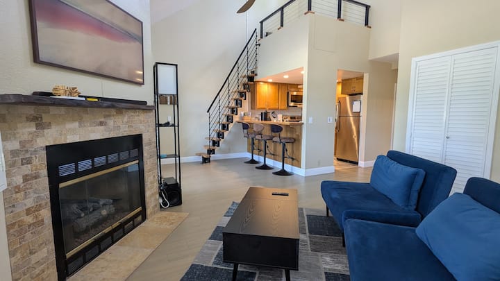 Spacious Condo, 1 Bedroom And A Loft, Pool Access - San Luis Obispo, CA