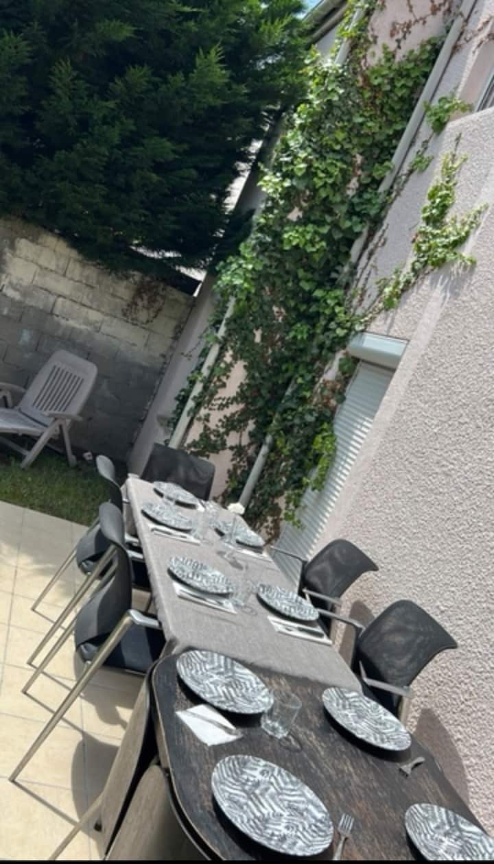 Chambre Privée 2 Adultes Max (+ 2 Enfants Max) - Cergy