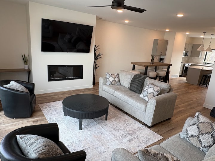 Central Park Townhome - Okoboji, IA