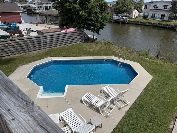 Waterfront Retreat/sleeps 14/pool Is Open! - Virginia Beach, VA