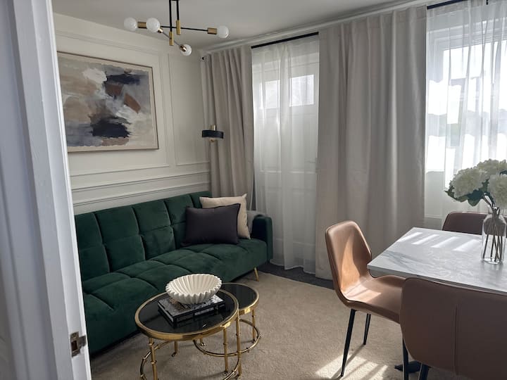 Stylish 3 Bedroom Home | Central Glastonbury | 8 - Glastonbury