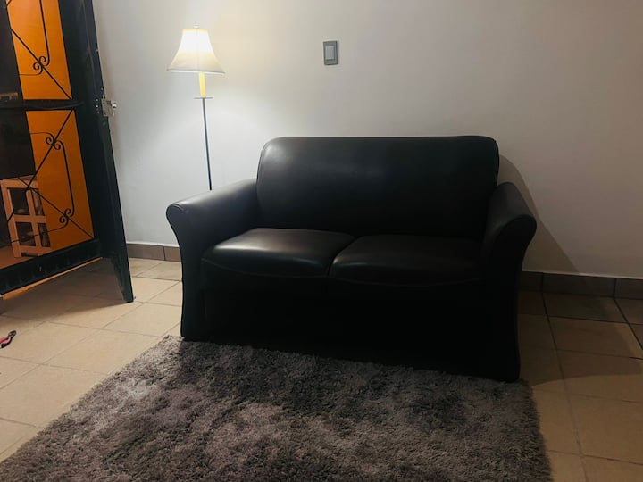 Departamento Muy Amplio, Con Excelente Ubicación - Hermosillo
