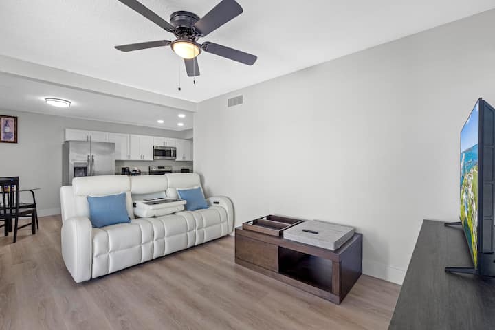 3br Duplex Near Clearwater Beach - Clearwater, FL