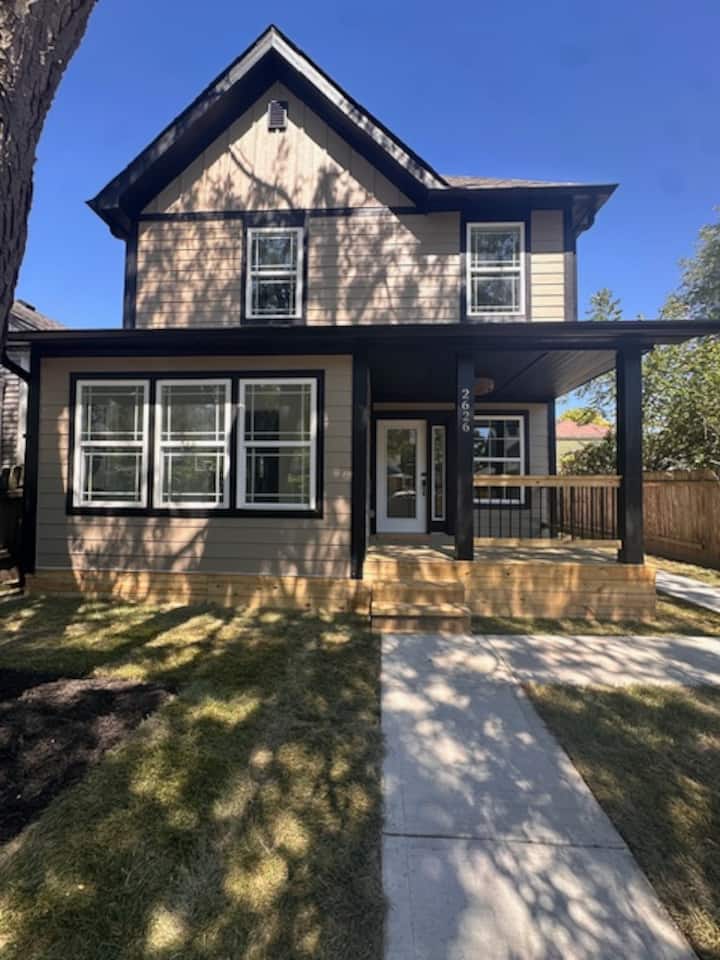 Home Minutes From Downtown Indy - Indianapolis, IN