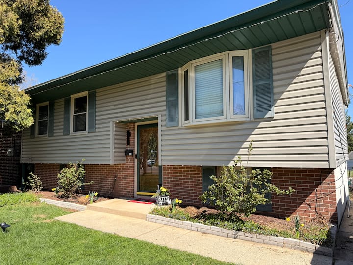 Comfortable Private Bedroom - Frederick, MD