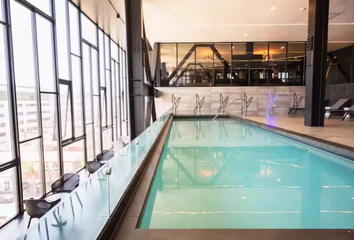 Stylish Downtown Retreat City Views+prime Location - Tijuana