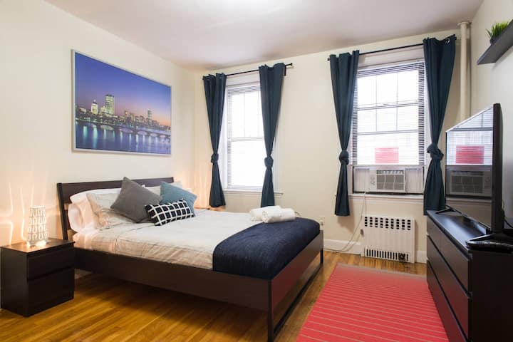 Fenway Park! – Walk Everywhere! – 2nd Floor – 2br! - Boston, MA