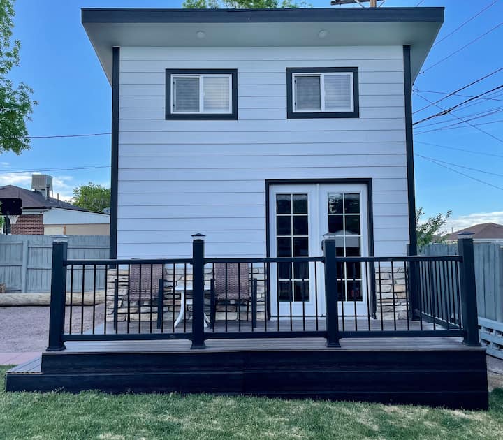 Cozy 420 Friendly Tiny Home Near Downtown - Denver, CO