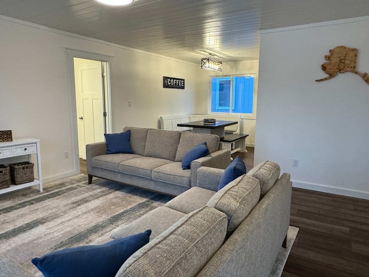 Downtown Home & Studio Apt! Walk To Shops & Cafes! - Palmer, AK