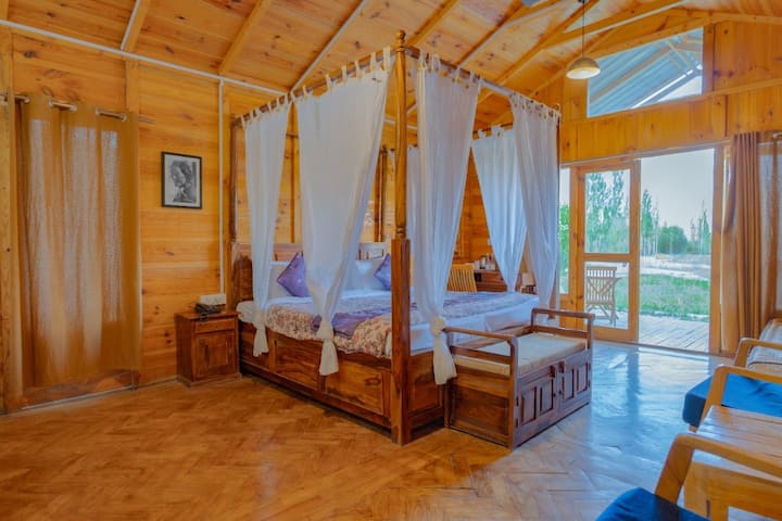 Pinewood Cottage -A Cozy Alpine Ambiance - Nubra Valley