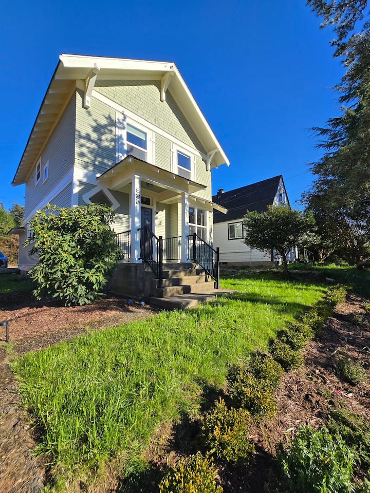 Sage House - Coos Bay, OR