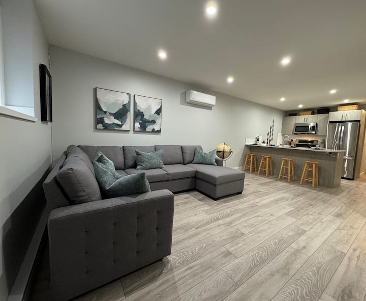 Modern Suite On Bottleneck Drive. - Summerland