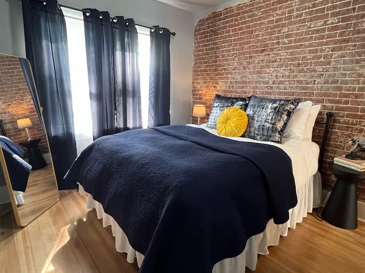 Hermann Sidewalk Swagger | At Lionheart Distillery - Hermann, MO