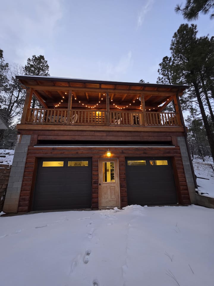 Cozy Mountain Log Cabin - Flagstaff, AZ