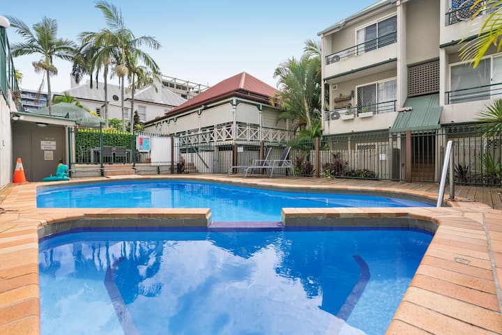 Comfortable Stay With Pool Access - Brisbane