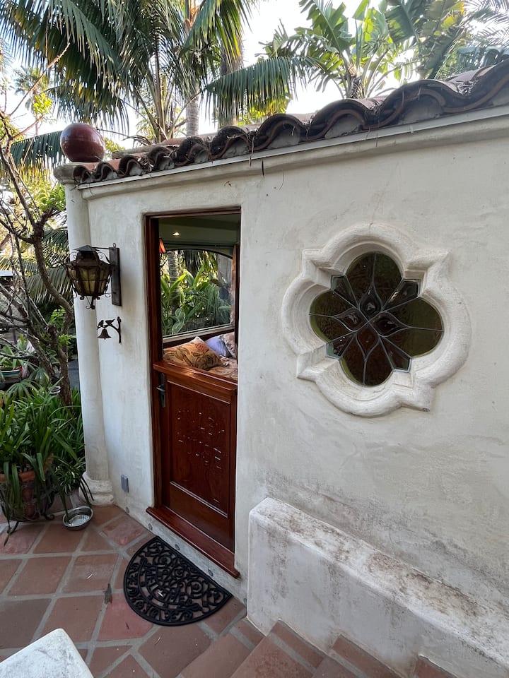 Tiny House In A Peaceful Shared Garden. - Santa Barbara, CA