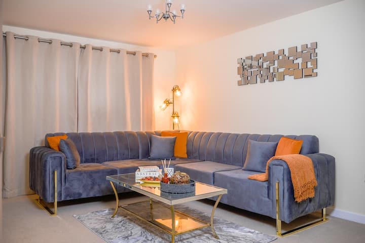 •	Executive 5br Stay | 3 Baths | Parking - 선더랜드