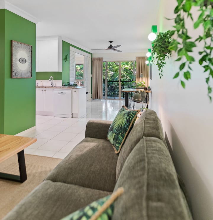 Tropical Resort Escape - Cairns