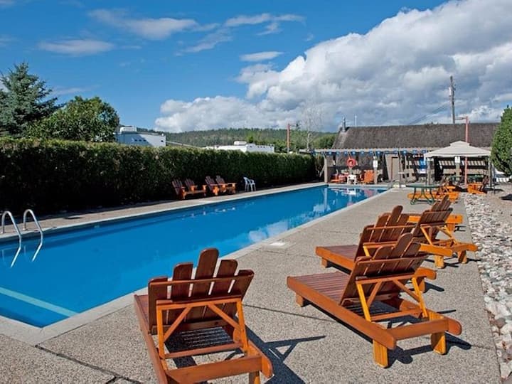 Kelowna Resort Getaway | Pools, Beach, Family Fun! - Kelowna