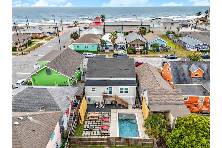 Tide & Seek ~ Walk To Beach ~ Bikes ~ Pool ~ Pets - Galveston, TX