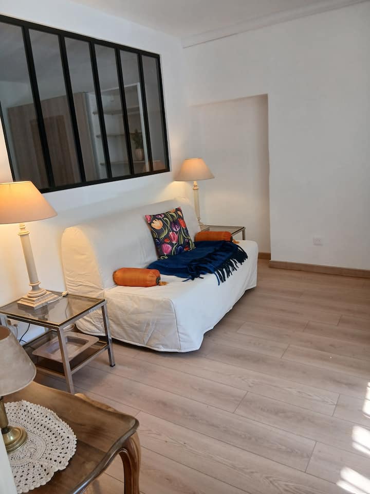 Appartement Indépendant Dans Maison De Village - Lauris