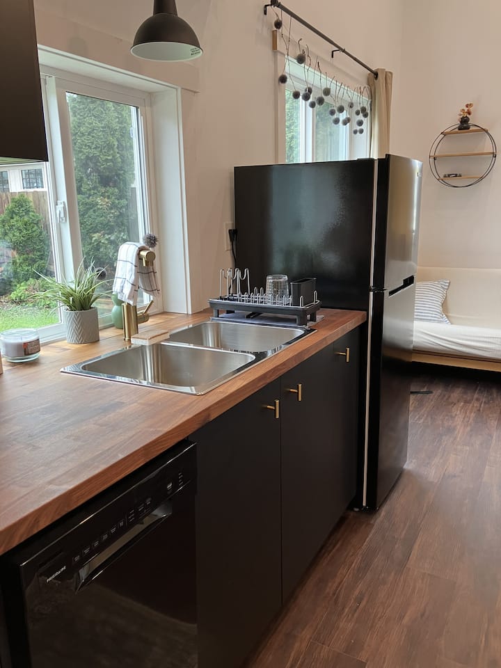 The Skagit Loft: A Charming Guesthouse - Mount Vernon, WA