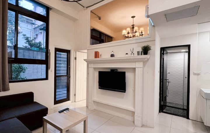 Unique Loft Ximen시먼 – 專屬庭院面公園 電梯大樓 獨立門戶 近捷運550m超方便 - Taipéi