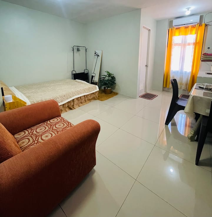 Homey Studio + Private Rooftop | Near Beach & 7-11 - Pinamalayan