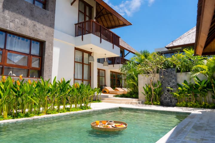 Stunning 6br Property With Gym, Near Canggu & Sea - Bali