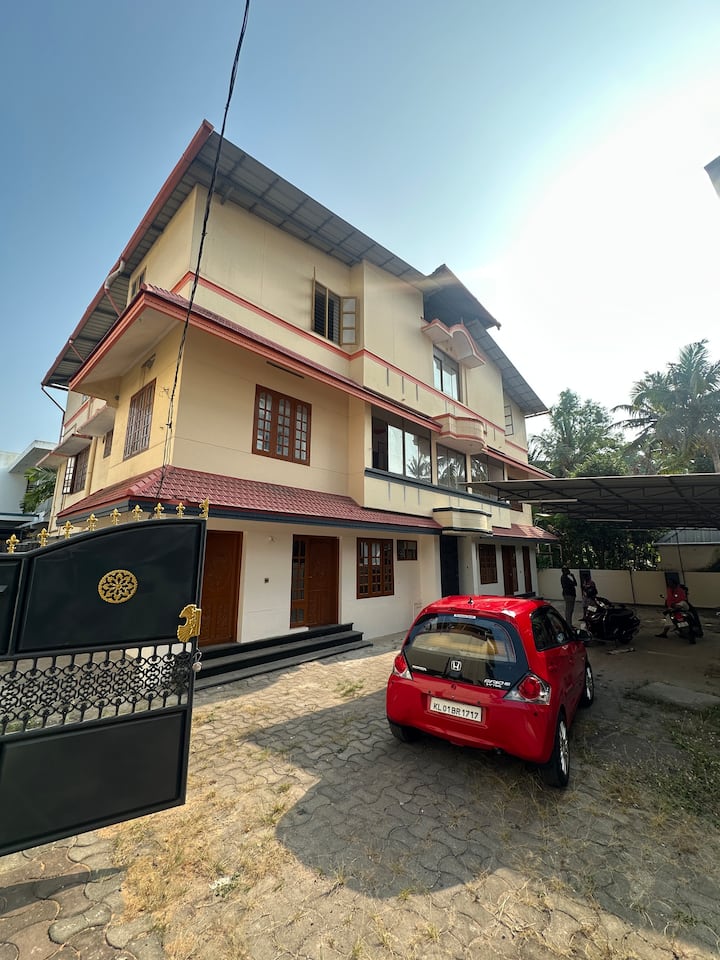 Sleeps 16 | 5br Combo Stay (F1 + F2), 2 Apartments - Thiruvananthapuram