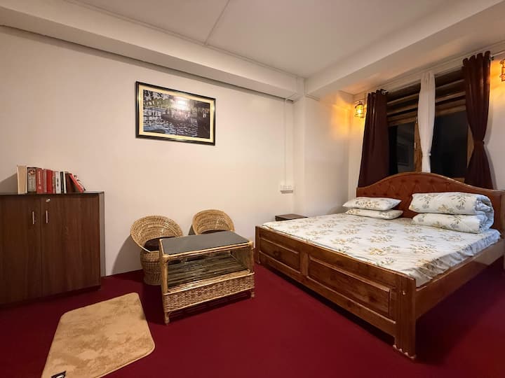 Belmont Homes (Mt. View Balcony, Free Breakfast) - Darjeeling