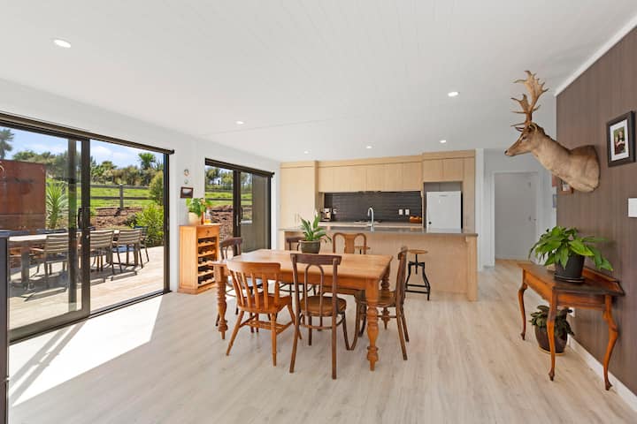 Te Mata Retreat - Your Home For The Wsl - Raglan