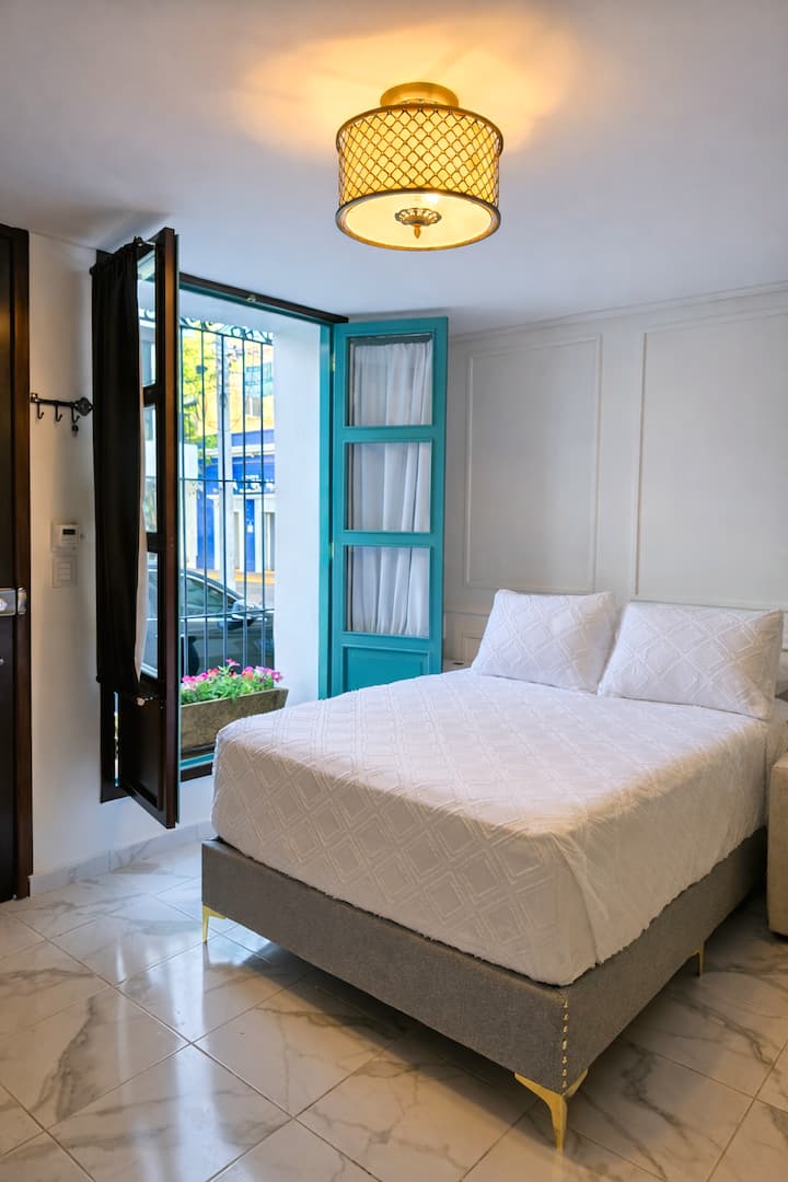 A Pasos De Catedral | 5 Huéspedes | 3 Camas. - Mexico