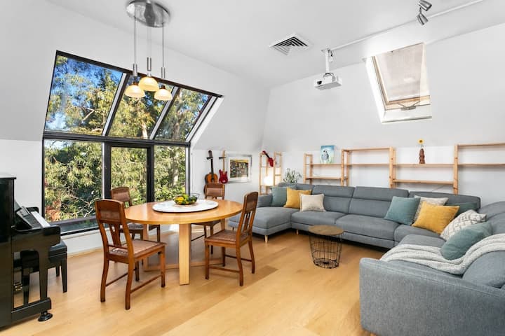 North Sydney Stylish Loft | Contemporary Finishes - North Sydney