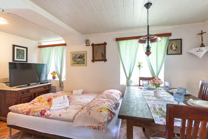 Herbal Farmhouse | Wooden Jacuzzi | Nature Retreat - Šibenik, Slovenia